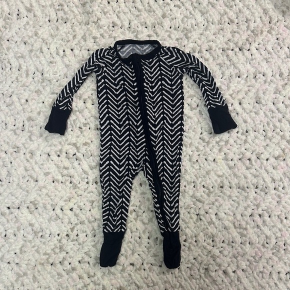 Little Sleepies | One Pieces | Little Sleepies 3 Chevron Black And ...